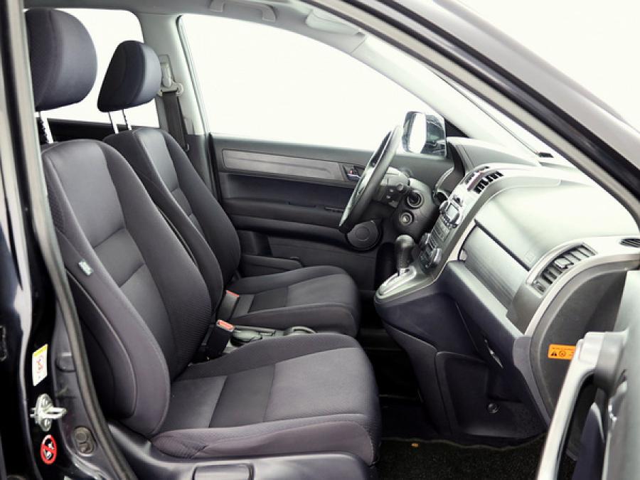 Black Honda CR-V 2008 in Tallinn, with an engine capacity of 2.00 L and mileage of 209 thousand km for 3999 €, photo 7 on AUTOMOTO.COM.LV