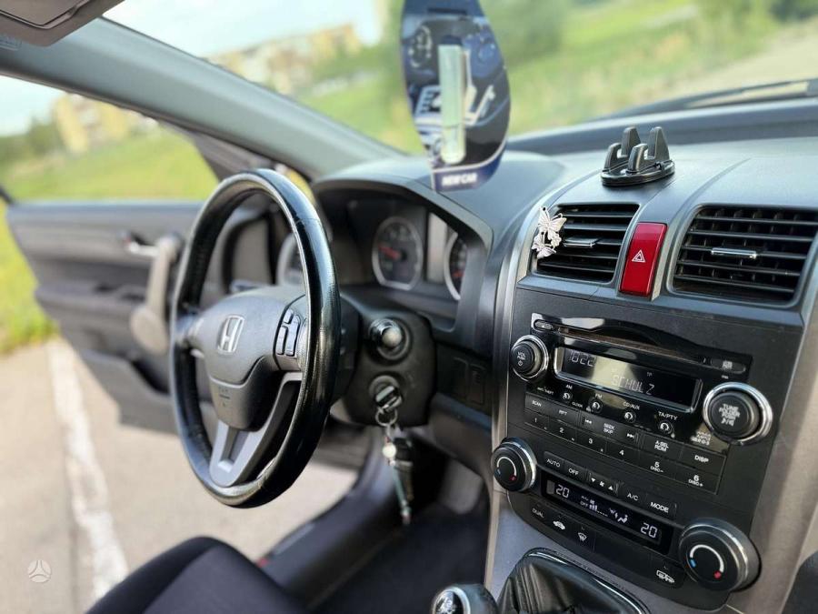 Melns Honda CR-V 2008 Radviliškis, ar dzinēja tilpumu 2.20 L un nobraukumu 370 tūkst. km par 3200 €, foto 17 vietnē AUTOMOTO.COM.LV