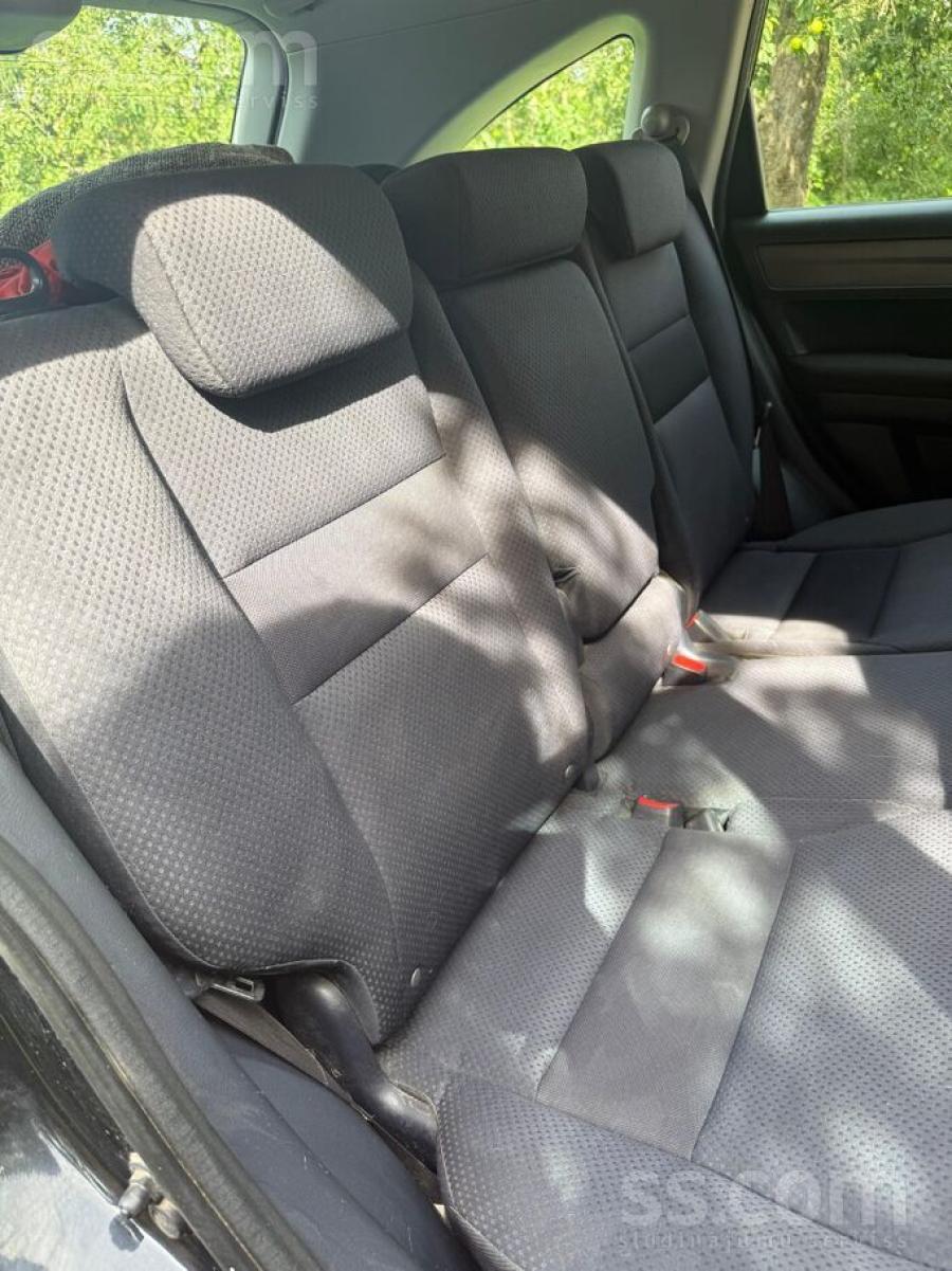 Black Honda CR-V 2008 in Rezekne, with an engine capacity of 2.20 L and mileage of 284 thousand km for 4200 €, photo 7 on AUTOMOTO.COM.LV