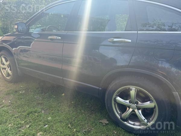 Melns Honda CR-V 2008 Rēzekne, ar dzinēja tilpumu 2.20 L un nobraukumu 284 tūkst. km par 4200 €, foto 9 vietnē AUTOMOTO.COM.LV