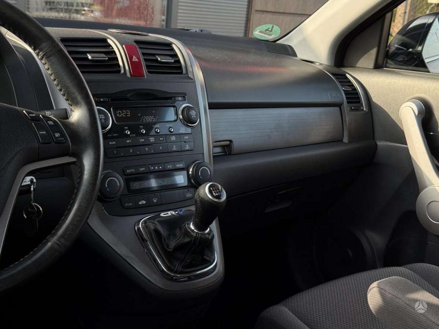 Melns Honda CR-V 2008 Viļņa, ar dzinēja tilpumu 2.20 L un nobraukumu 287 tūkst. km par 5400 €, foto 11 vietnē AUTOMOTO.COM.LV