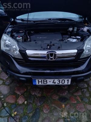 Black Honda CR-V 2008 in Daugavpils, with an engine capacity of 2.20 L and mileage of 271 thousand km for 4250 €, photo 5 on AUTOMOTO.COM.LV