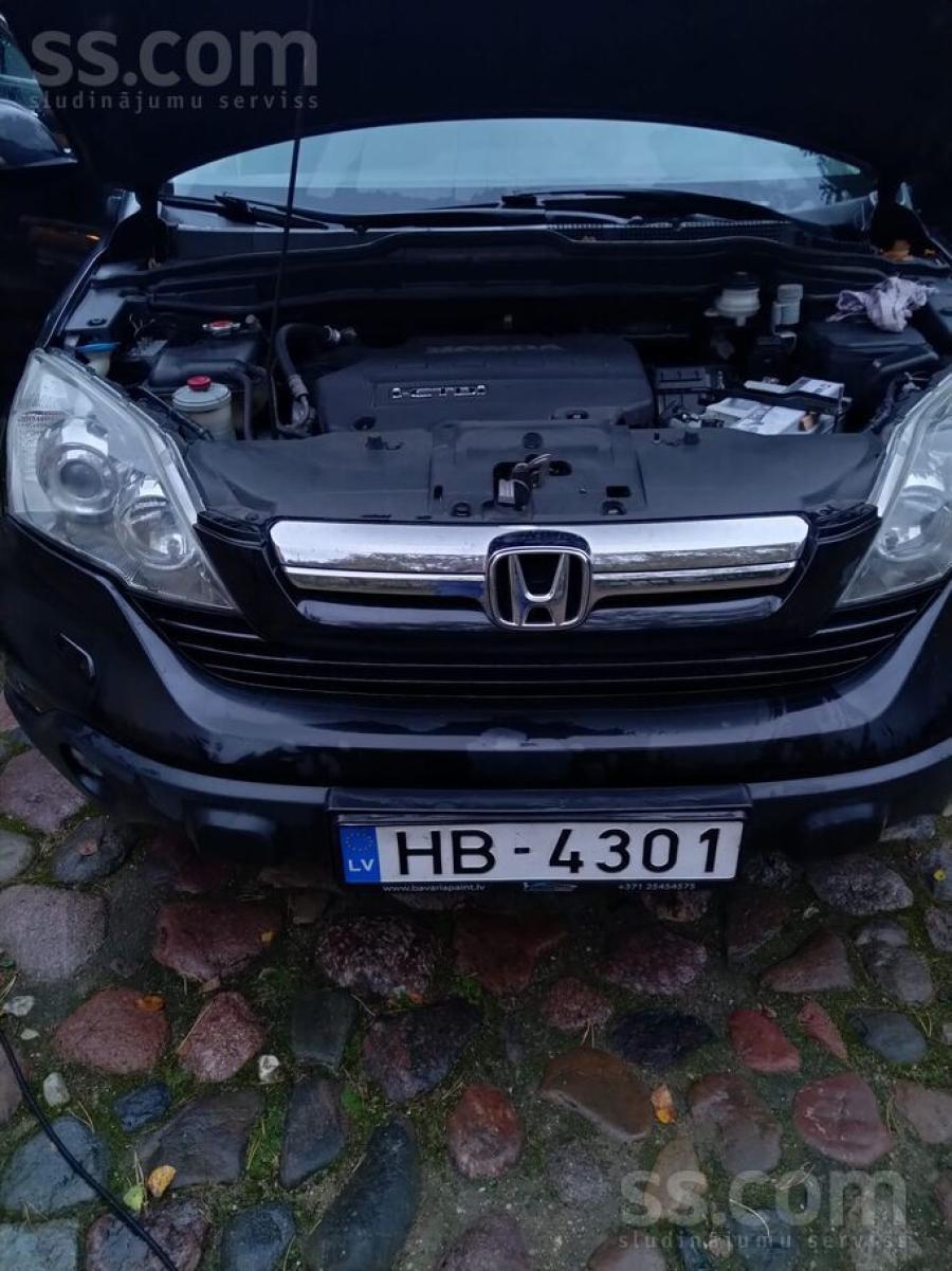 Black Honda CR-V 2008 in Daugavpils, with an engine capacity of 2.20 L and mileage of 271 thousand km for 4250 €, photo 5 on AUTOMOTO.COM.LV