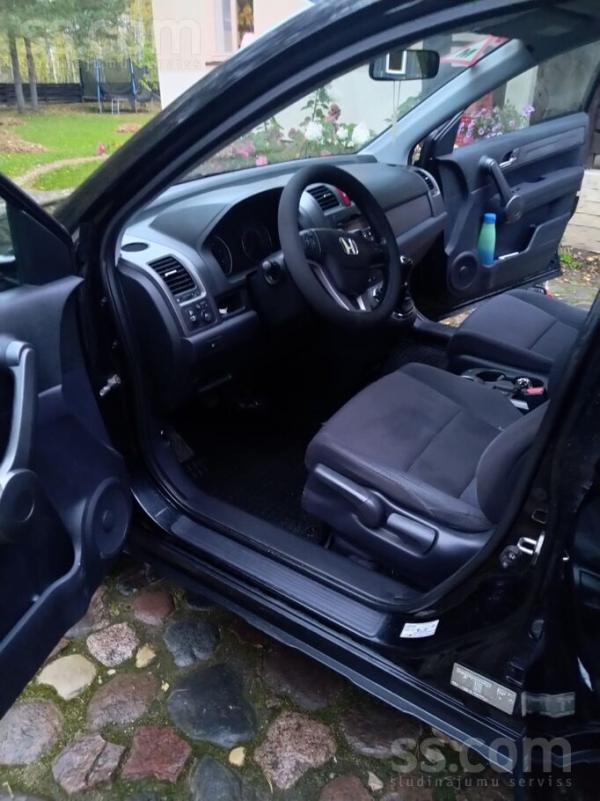 Melns Honda CR-V 2008 Daugavpils, ar dzinēja tilpumu 2.20 L un nobraukumu 271 tūkst. km par 4250 €, foto 6 vietnē AUTOMOTO.COM.LV