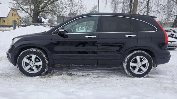 Black Honda CR-V 2009 in Siauliai, with an engine capacity of 2.20 L and mileage of 289 thousand km for 5990 €, photo 2 on AUTOMOTO.COM.LV