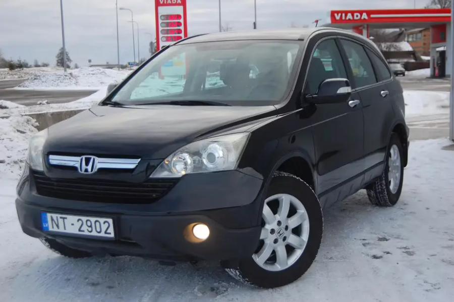 Black Honda CR-V 2009 in Jekabpils, with an engine capacity of 2.20 L and mileage of 255 thousand km for 7200 €, photo 1 on AUTOMOTO.COM.LV
