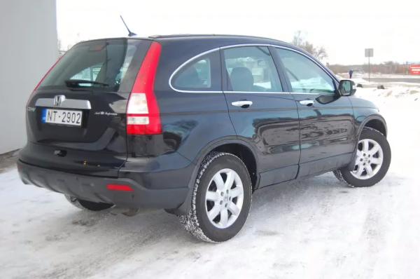 Black Honda CR-V 2009 in Jekabpils, with an engine capacity of 2.20 L and mileage of 255 thousand km for 7200 €, photo 2 on AUTOMOTO.COM.LV