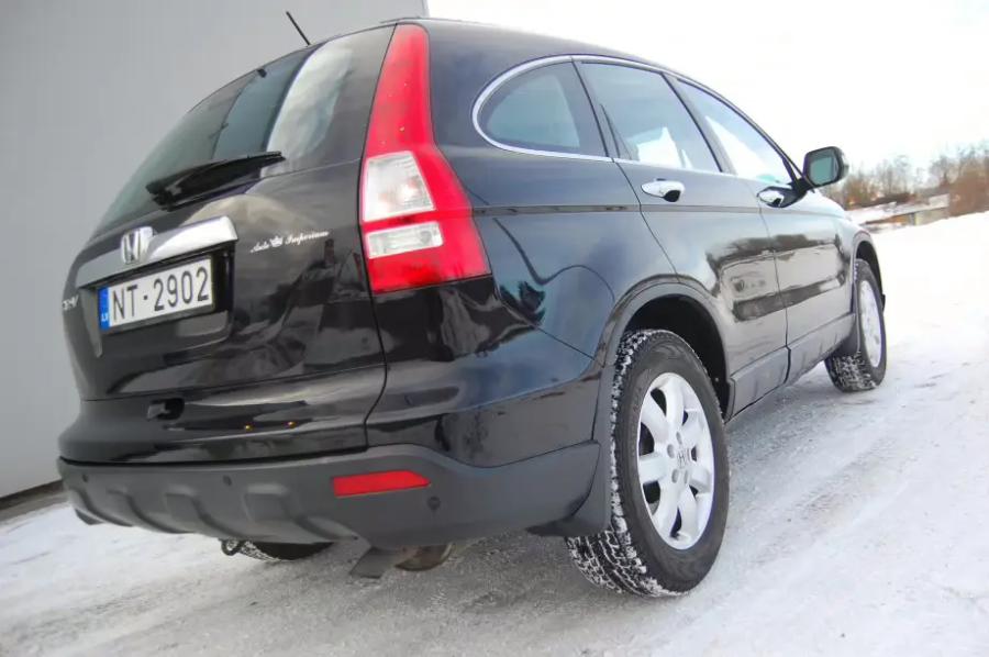 Black Honda CR-V 2009 in Jekabpils, with an engine capacity of 2.20 L and mileage of 255 thousand km for 7200 €, photo 9 on AUTOMOTO.COM.LV