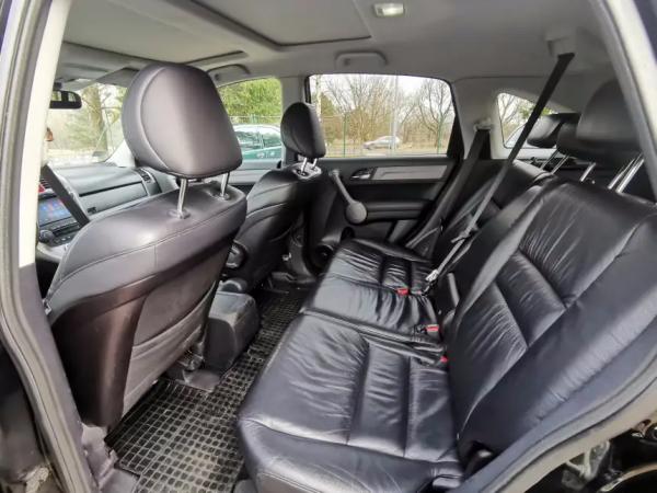 Melns Honda CR-V 2009 Kuldīga, ar dzinēja tilpumu 2.20 L un nobraukumu 255 tūkst. km par 6400 €, foto 6 vietnē AUTOMOTO.COM.LV