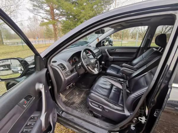 Melns Honda CR-V 2009 Kuldīga, ar dzinēja tilpumu 2.20 L un nobraukumu 255 tūkst. km par 6400 €, foto 7 vietnē AUTOMOTO.COM.LV