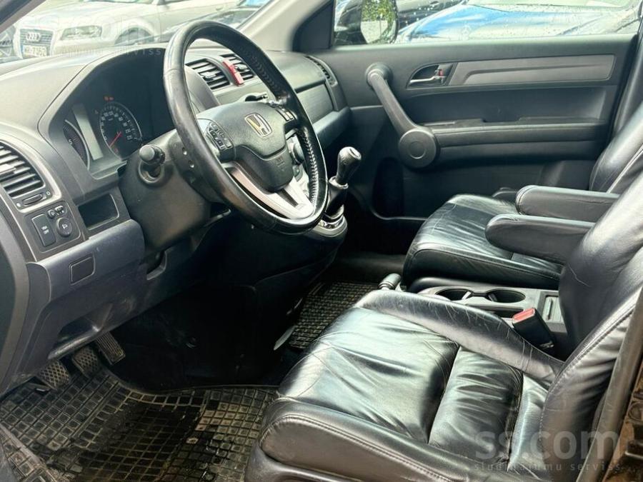 Melns Honda CR-V 2009 Kuldīga, ar dzinēja tilpumu 2.20 L un nobraukumu 284 tūkst. km par 3990 €, foto 10 vietnē AUTOMOTO.COM.LV