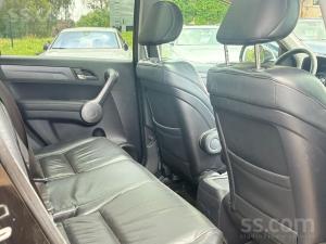 Melns Honda CR-V 2009 Kuldīga, ar dzinēja tilpumu 2.20 L un nobraukumu 284 tūkst. km par 3990 €, foto 13 vietnē AUTOMOTO.COM.LV