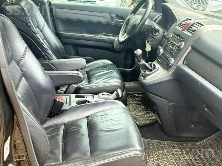 Melns Honda CR-V 2009 Kuldīga, ar dzinēja tilpumu 2.20 L un nobraukumu 284 tūkst. km par 3990 €, foto 14 vietnē AUTOMOTO.COM.LV