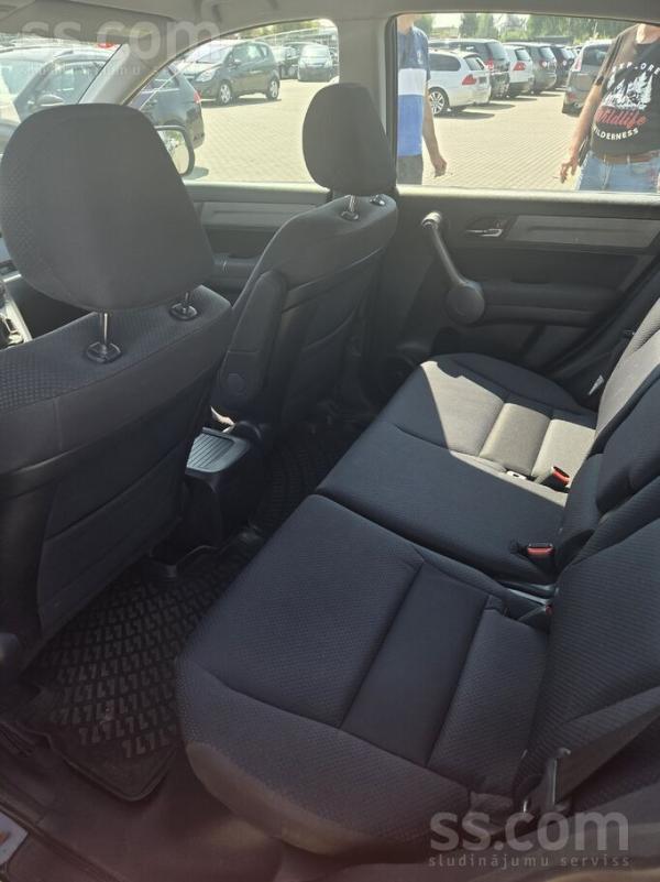 Melns Honda CR-V 2009 Bauska, ar dzinēja tilpumu 2.20 L un nobraukumu 204 tūkst. km par 6590 €, foto 9 vietnē AUTOMOTO.COM.LV