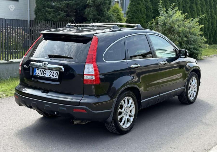 Black Honda CR-V 2009 in Vilnius, with an engine capacity of 2.00 L and mileage of 219 thousand km for 3450 €, photo 5 on AUTOMOTO.COM.LV