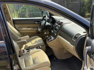 Black Honda CR-V 2009 in Vilnius, with an engine capacity of 2.00 L and mileage of 219 thousand km for 3450 €, photo 14 on AUTOMOTO.COM.LV