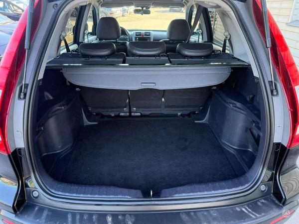 Black Honda CR-V 2009 in Utena, with an engine capacity of 2.20 L and mileage of 268 thousand km for 5990 €, photo 9 on AUTOMOTO.COM.LV