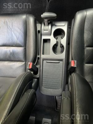 Black Honda CR-V 2009 in Riga, with an engine capacity of 2.20 L and mileage of 297 thousand km for 5300 €, photo 12 on AUTOMOTO.COM.LV