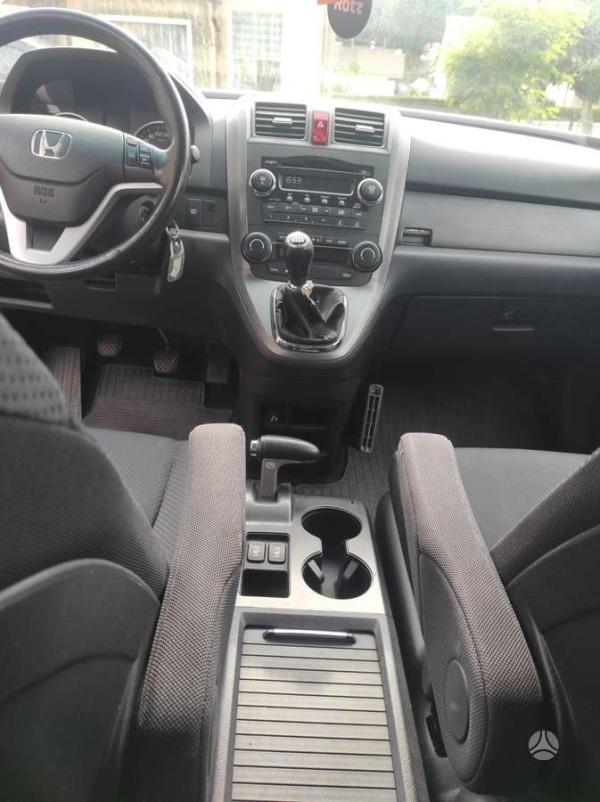 Honda CR-V 2009 Kelmė vietnē Melns Honda CR-V 2009 Kelmė, ar dzinēja tilpumu 2.20 L un nobraukumu 323 tūkst. km par 4900 €, foto 9 vietnē AUTOMOTO.COM.LV