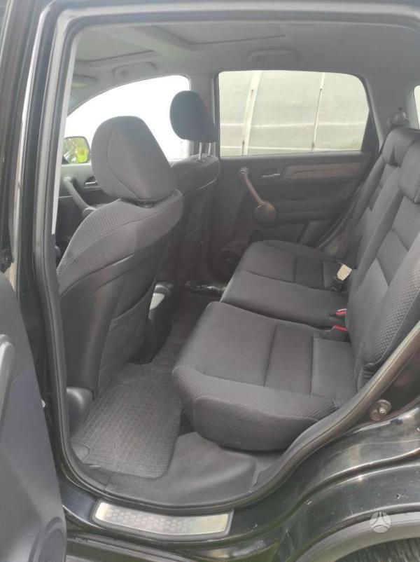Honda CR-V 2009 Kelmė vietnē Melns Honda CR-V 2009 Kelmė, ar dzinēja tilpumu 2.20 L un nobraukumu 323 tūkst. km par 4900 €, foto 10 vietnē AUTOMOTO.COM.LV