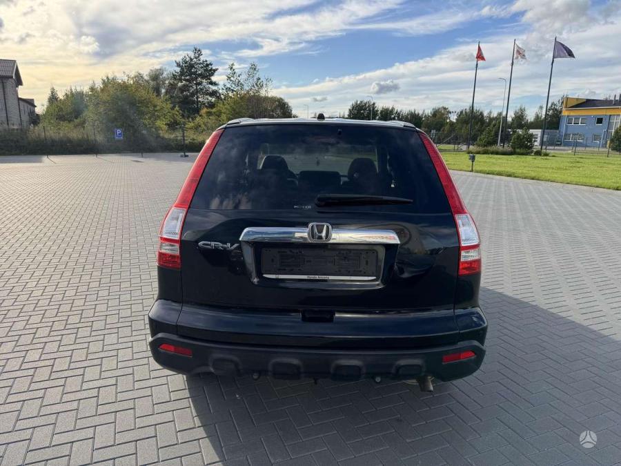 Melns Honda CR-V 2009 Telšiai, ar dzinēja tilpumu 2.20 L un nobraukumu 276 tūkst. km par 5300 €, foto 6 vietnē AUTOMOTO.COM.LV