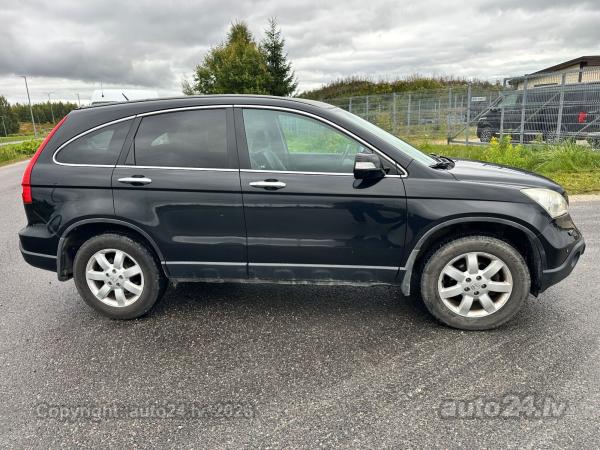Honda CR-V 2009 Tartu vietnē Melns Honda CR-V 2009 Tartu, ar dzinēja tilpumu 2.20 L un nobraukumu 287 tūkst. km par 5490 €, foto 7 vietnē AUTOMOTO.COM.LV
