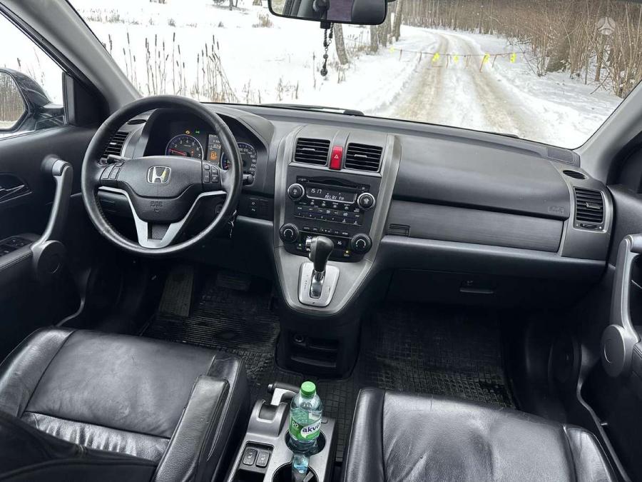 Black Honda CR-V 2010 in Kaisiadorys, with an engine capacity of 2.40 L and mileage of 313 thousand km for 3200 €, photo 10 on AUTOMOTO.COM.LV