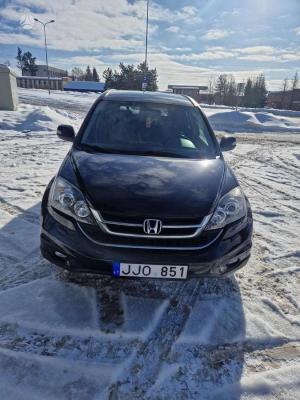 Black Honda CR-V 2010 in Utena, with an engine capacity of 2.20 L and mileage of 201 thousand km for 5600 €, photo 2 on AUTOMOTO.COM.LV