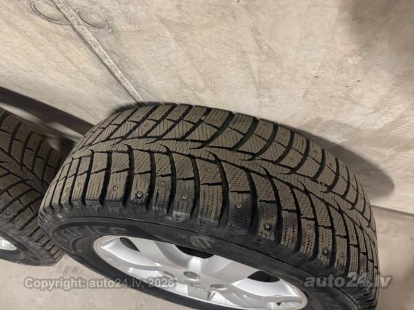 Melns Honda CR-V 2010 Tallina, ar dzinēja tilpumu 2.00 L un nobraukumu 262 tūkst. km par 6999 €, foto 11 vietnē AUTOMOTO.COM.LV