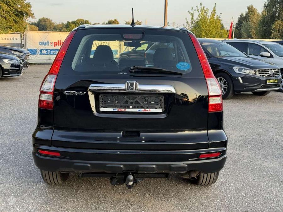 Melns Honda CR-V 2010 Šauļi, ar dzinēja tilpumu 2.20 L un nobraukumu 324 tūkst. km par 5999 €, foto 9 vietnē AUTOMOTO.COM.LV