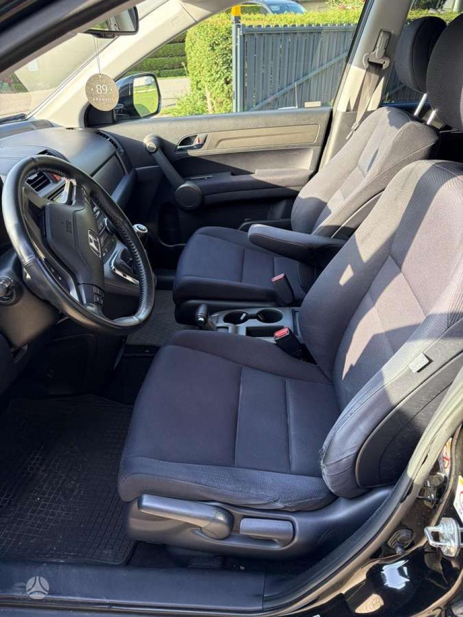 Melns Honda CR-V 2010 Druskininkai, ar dzinēja tilpumu 2.00 L un nobraukumu 350 tūkst. km par 6500 €, foto 13 vietnē AUTOMOTO.COM.LV