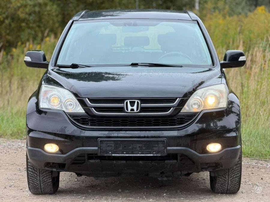 Black Honda CR-V 2010 in Kaunas, with an engine capacity of 2.20 L and mileage of 282 thousand km for 6900 €, photo 3 on AUTOMOTO.COM.LV