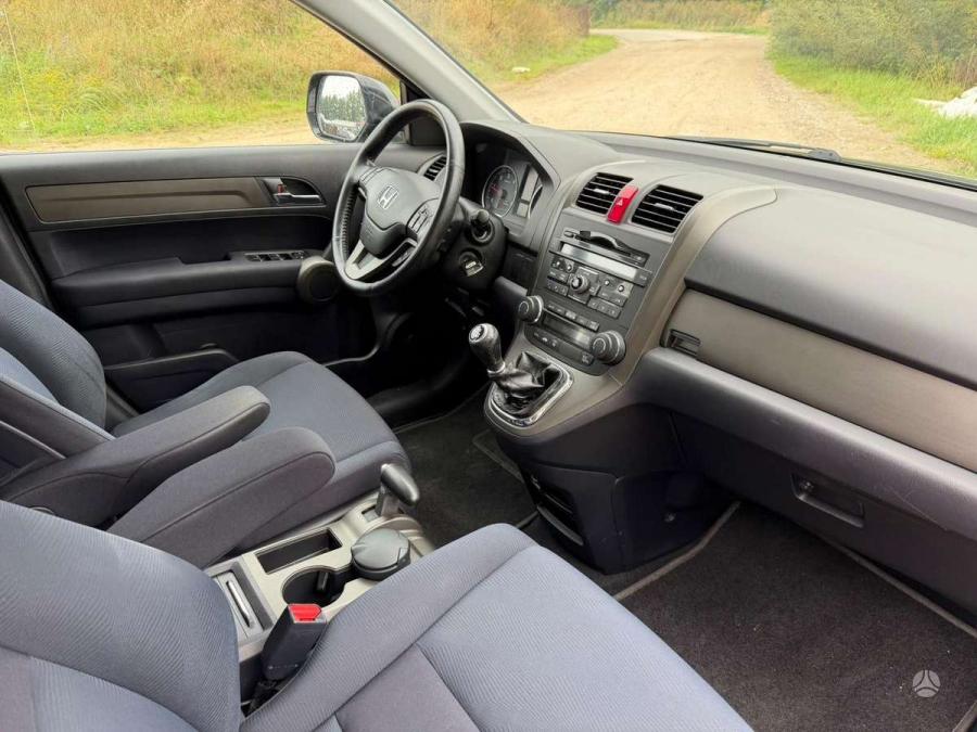Black Honda CR-V 2010 in Kaunas, with an engine capacity of 2.20 L and mileage of 282 thousand km for 6900 €, photo 10 on AUTOMOTO.COM.LV