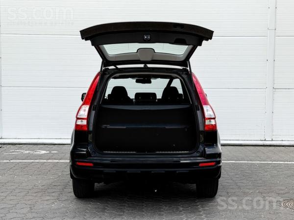 Melns Honda CR-V 2010 Rīga, ar dzinēja tilpumu 2.20 L un nobraukumu 0 tūkst. km par 7490 €, foto 9 vietnē AUTOMOTO.COM.LV