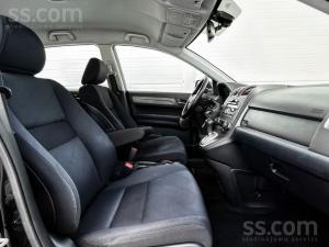 Melns Honda CR-V 2010 Rīga, ar dzinēja tilpumu 2.20 L un nobraukumu 0 tūkst. km par 7490 €, foto 18 vietnē AUTOMOTO.COM.LV