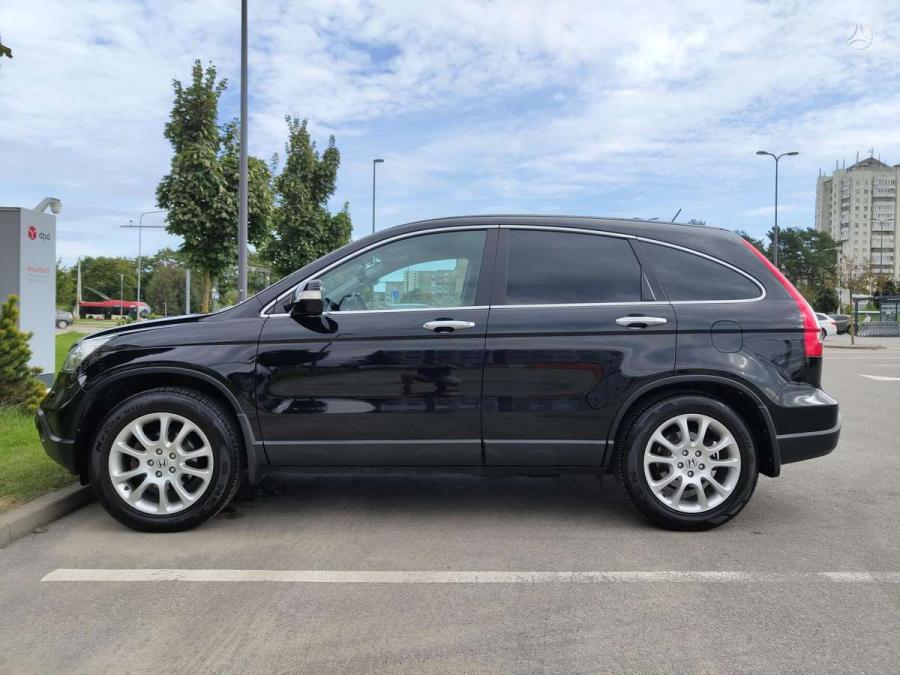 Melns Honda CR-V 2010 Viļņa, ar dzinēja tilpumu 2.40 L un nobraukumu 135 tūkst. km par 8800 €, foto 1 vietnē AUTOMOTO.COM.LV
