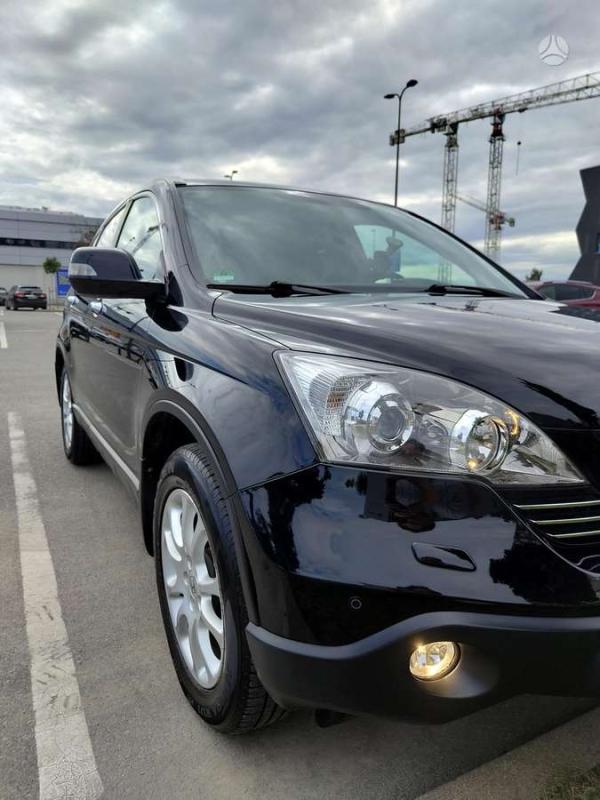 Melns Honda CR-V 2010 Viļņa, ar dzinēja tilpumu 2.40 L un nobraukumu 135 tūkst. km par 8800 €, foto 3 vietnē AUTOMOTO.COM.LV