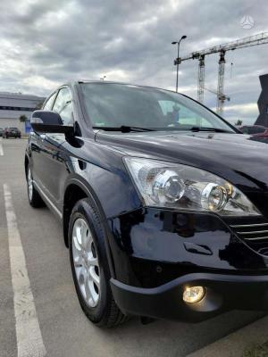 Melns Honda CR-V 2010 Viļņa, ar dzinēja tilpumu 2.40 L un nobraukumu 135 tūkst. km par 8800 €, foto 3 vietnē AUTOMOTO.COM.LV