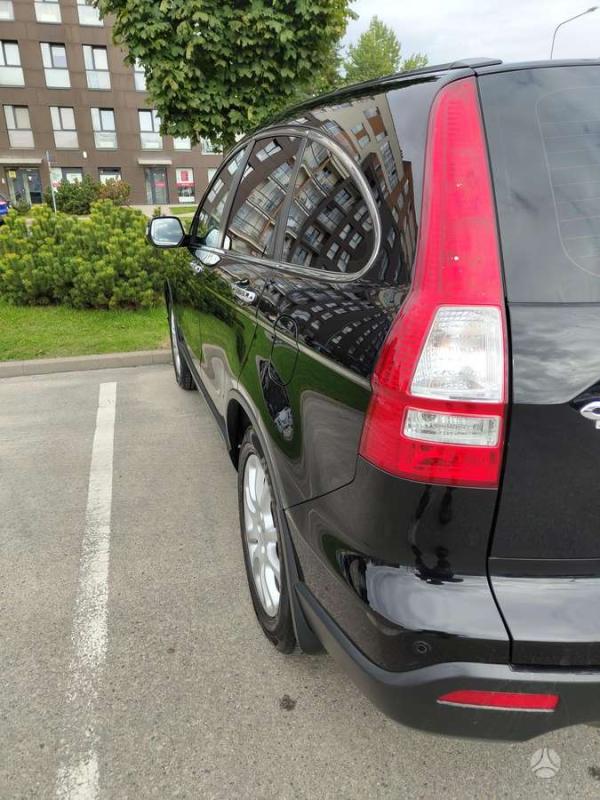 Melns Honda CR-V 2010 Viļņa, ar dzinēja tilpumu 2.40 L un nobraukumu 135 tūkst. km par 8800 €, foto 8 vietnē AUTOMOTO.COM.LV