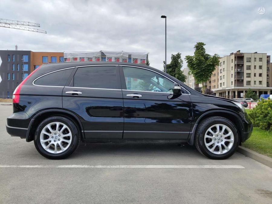 Melns Honda CR-V 2010 Viļņa, ar dzinēja tilpumu 2.40 L un nobraukumu 135 tūkst. km par 8800 €, foto 12 vietnē AUTOMOTO.COM.LV