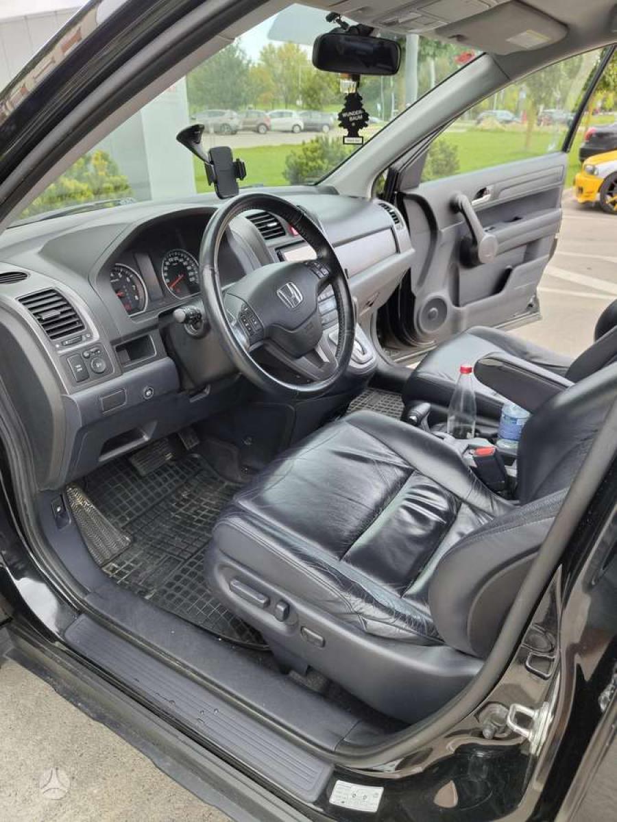 Melns Honda CR-V 2010 Viļņa, ar dzinēja tilpumu 2.40 L un nobraukumu 135 tūkst. km par 8800 €, foto 13 vietnē AUTOMOTO.COM.LV