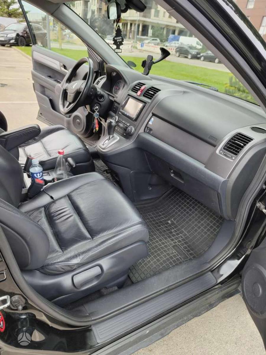Melns Honda CR-V 2010 Viļņa, ar dzinēja tilpumu 2.40 L un nobraukumu 135 tūkst. km par 8800 €, foto 14 vietnē AUTOMOTO.COM.LV