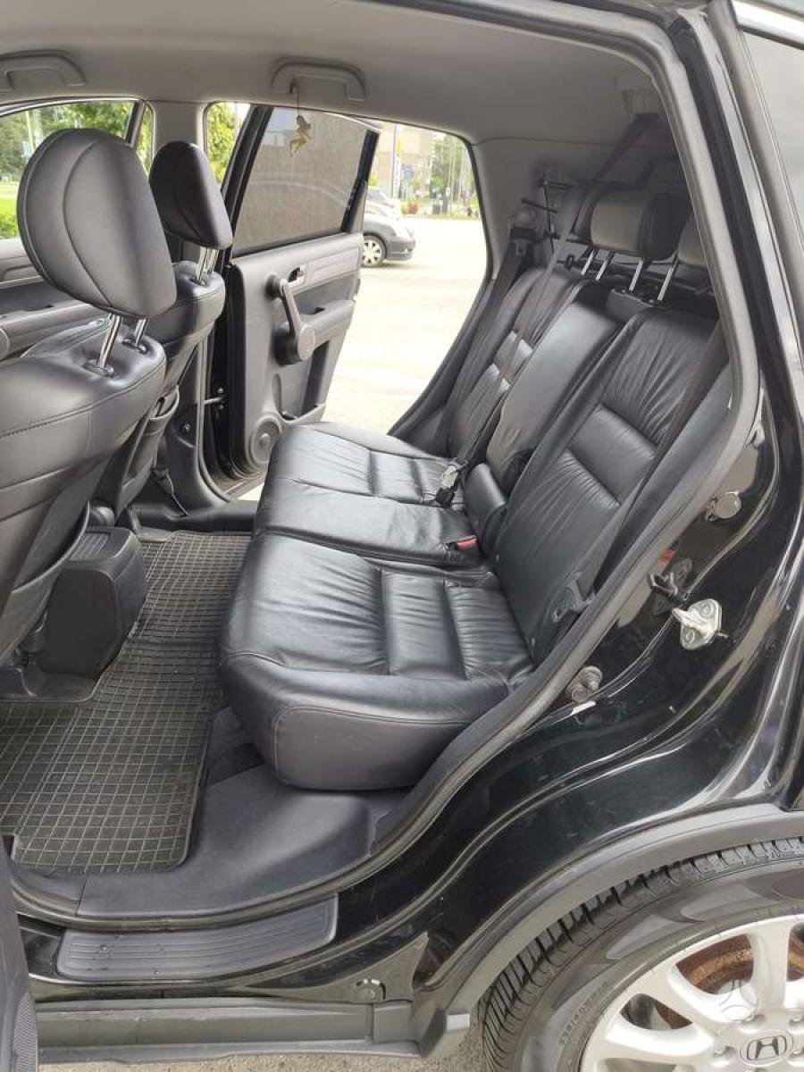 Melns Honda CR-V 2010 Viļņa, ar dzinēja tilpumu 2.40 L un nobraukumu 135 tūkst. km par 8800 €, foto 15 vietnē AUTOMOTO.COM.LV