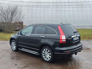Melns Honda CR-V 2011 Rīga, ar dzinēja tilpumu 2.20 L un nobraukumu 220 tūkst. km par 8400 €, foto 3 vietnē AUTOMOTO.COM.LV