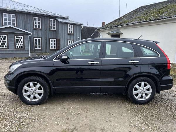 Black Honda CR-V 2011 in Kaisiadorys, with an engine capacity of 2.20 L and mileage of 293 thousand km for 6250 €, photo 6 on AUTOMOTO.COM.LV