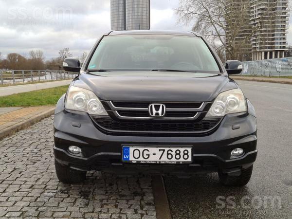 Melns Honda CR-V 2011 Rīga, ar dzinēja tilpumu 2.20 L un nobraukumu 183 tūkst. km par 9800 €, foto 1 vietnē AUTOMOTO.COM.LV