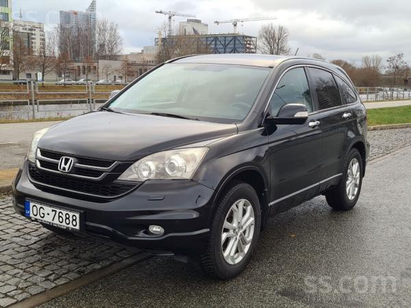 Melns Honda CR-V 2011 Rīga, ar dzinēja tilpumu 2.20 L un nobraukumu 183 tūkst. km par 9800 €, foto 6 vietnē AUTOMOTO.COM.LV