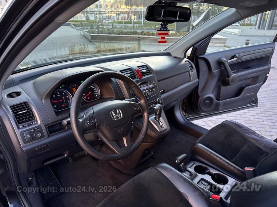 Melns Honda CR-V 2011 Tallina, ar dzinēja tilpumu 2.20 L un nobraukumu 311 tūkst. km par 7990 €, foto 15 vietnē AUTOMOTO.COM.LV