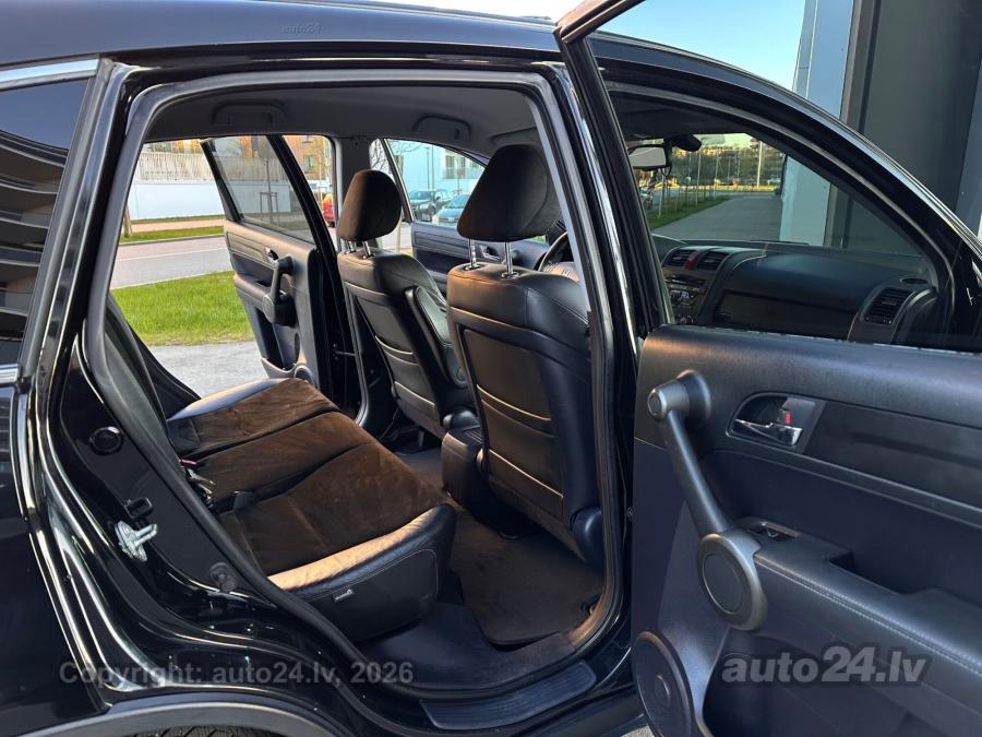 Melns Honda CR-V 2011 Tallina, ar dzinēja tilpumu 2.20 L un nobraukumu 311 tūkst. km par 7990 €, foto 17 vietnē AUTOMOTO.COM.LV