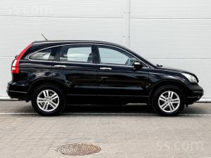 Black Honda CR-V 2011 in Riga, with an engine capacity of 2.20 L and mileage of 0 thousand km for 7990 €, photo 12 on AUTOMOTO.COM.LV